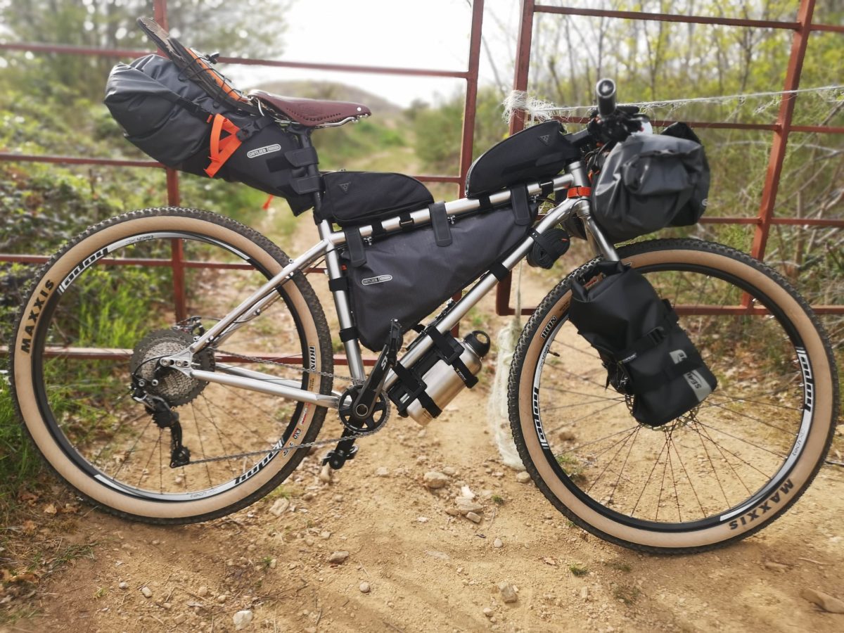 Le Bikepacking: qu'est ce que c'est ? - Trails on Wheels